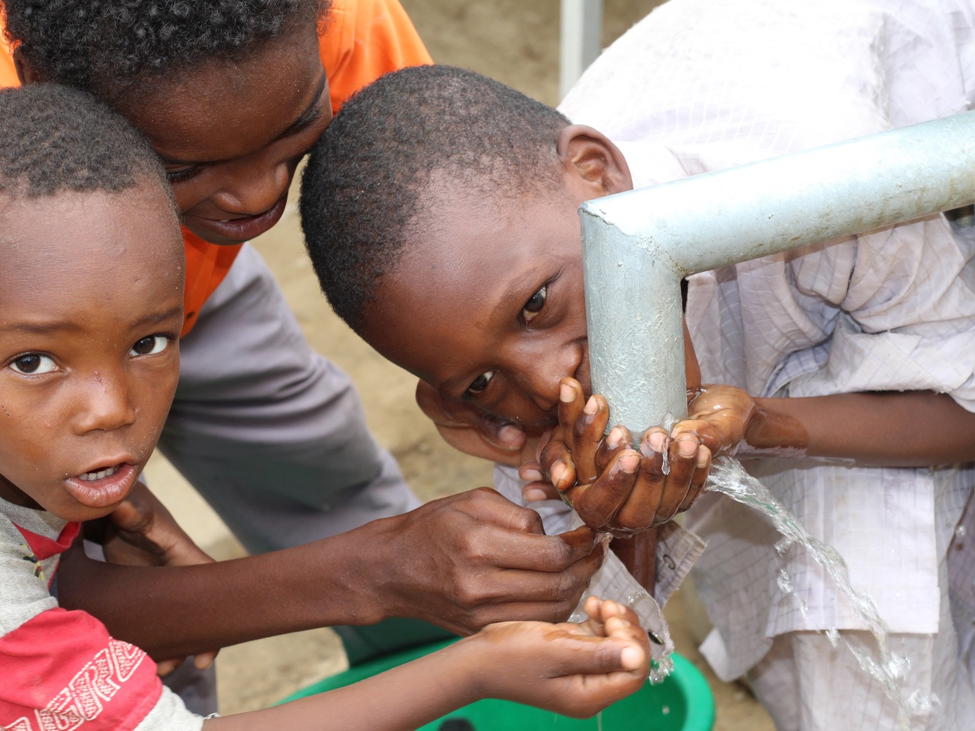 Association humanitaire : aide caritative et don humanitaire